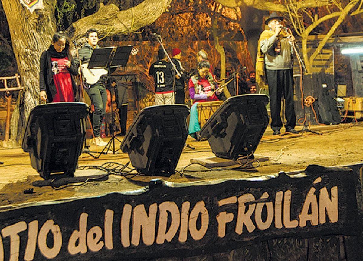 Folclore en el Patio del Indio Froilán: Un Pericón Nacional que ...