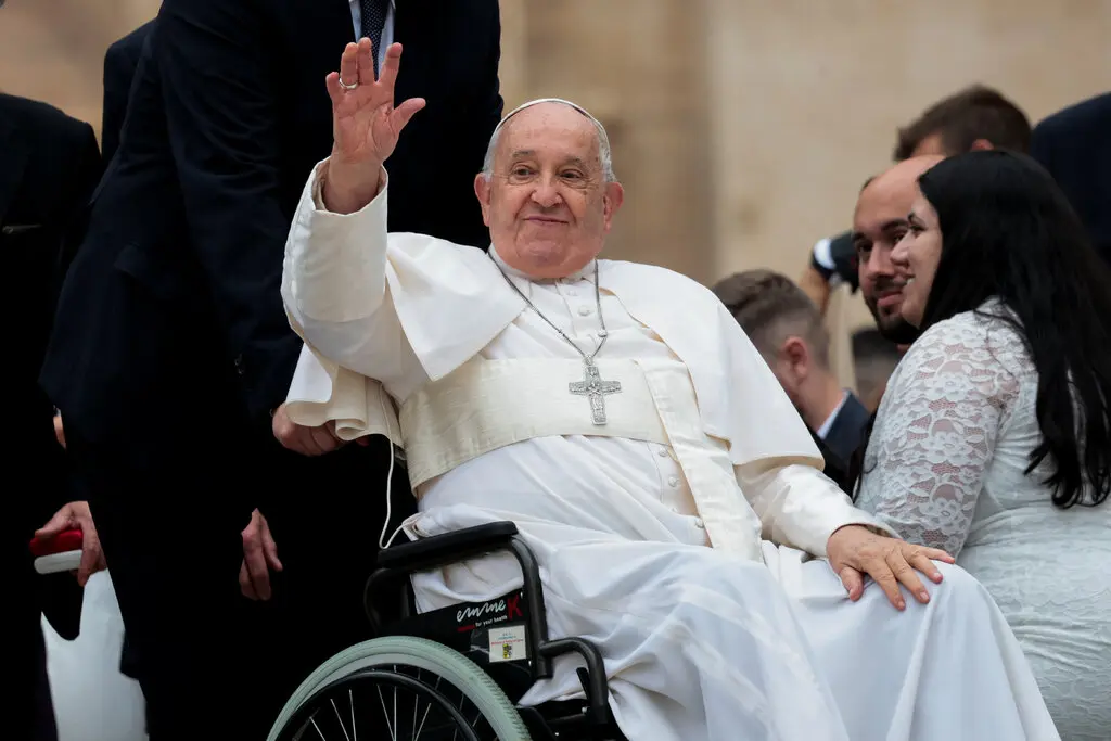 Papa Francisco se confronta con el apóstol Pedro en inédita entrevista ...