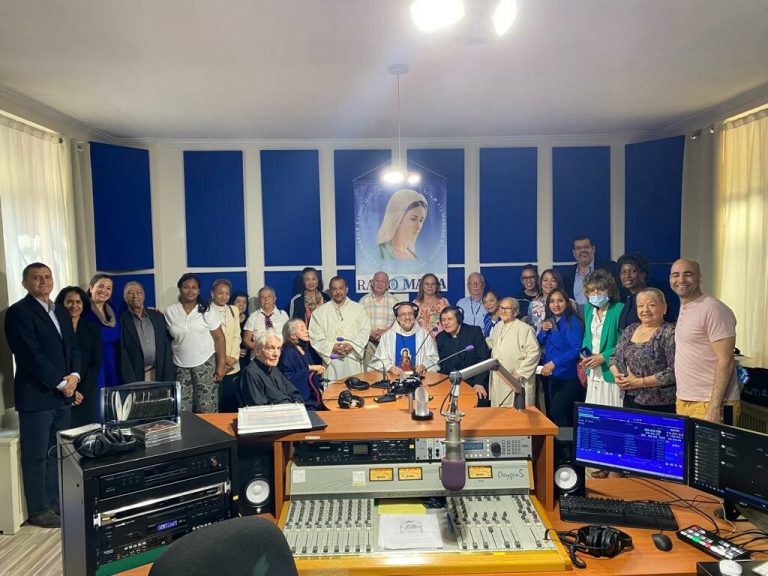 ¡Se inauguró la nueva sede de Radio María Usa Spanish en Nueva York ...
